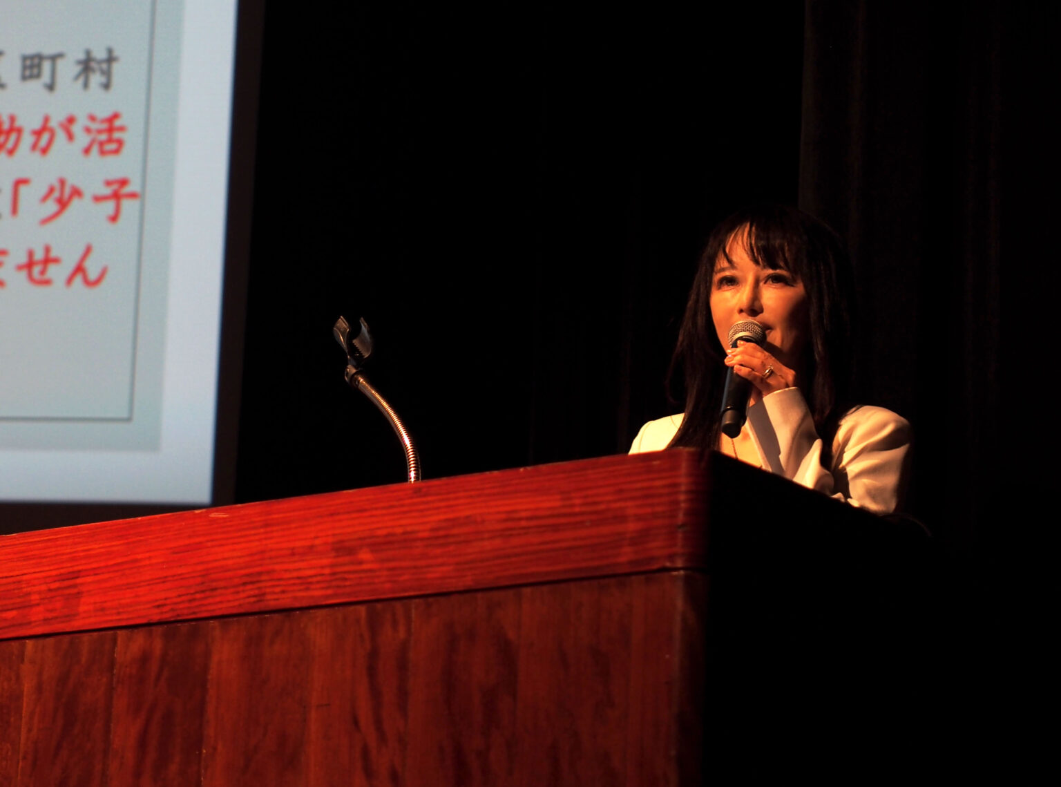 男性27歳「妻にはずっと働いてほしい」 "推し活"ではない結婚のリアル | OTEMOTO[オ・テモト]